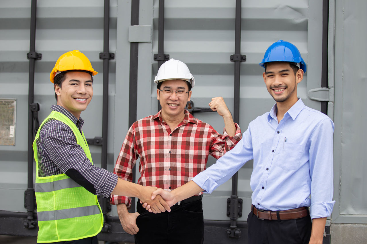 The Ultimate Guide to Choosing the Right Contractor - Alphabuild